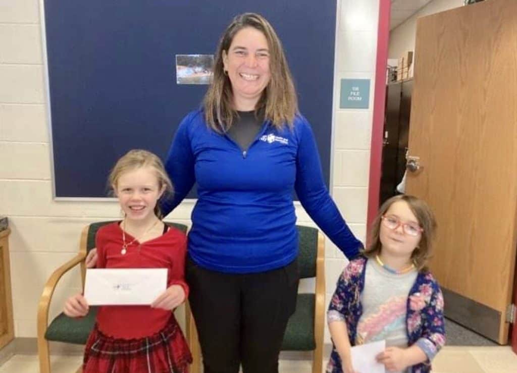 Edgar May gives Springfield first graders their First Fins swim lessons ...