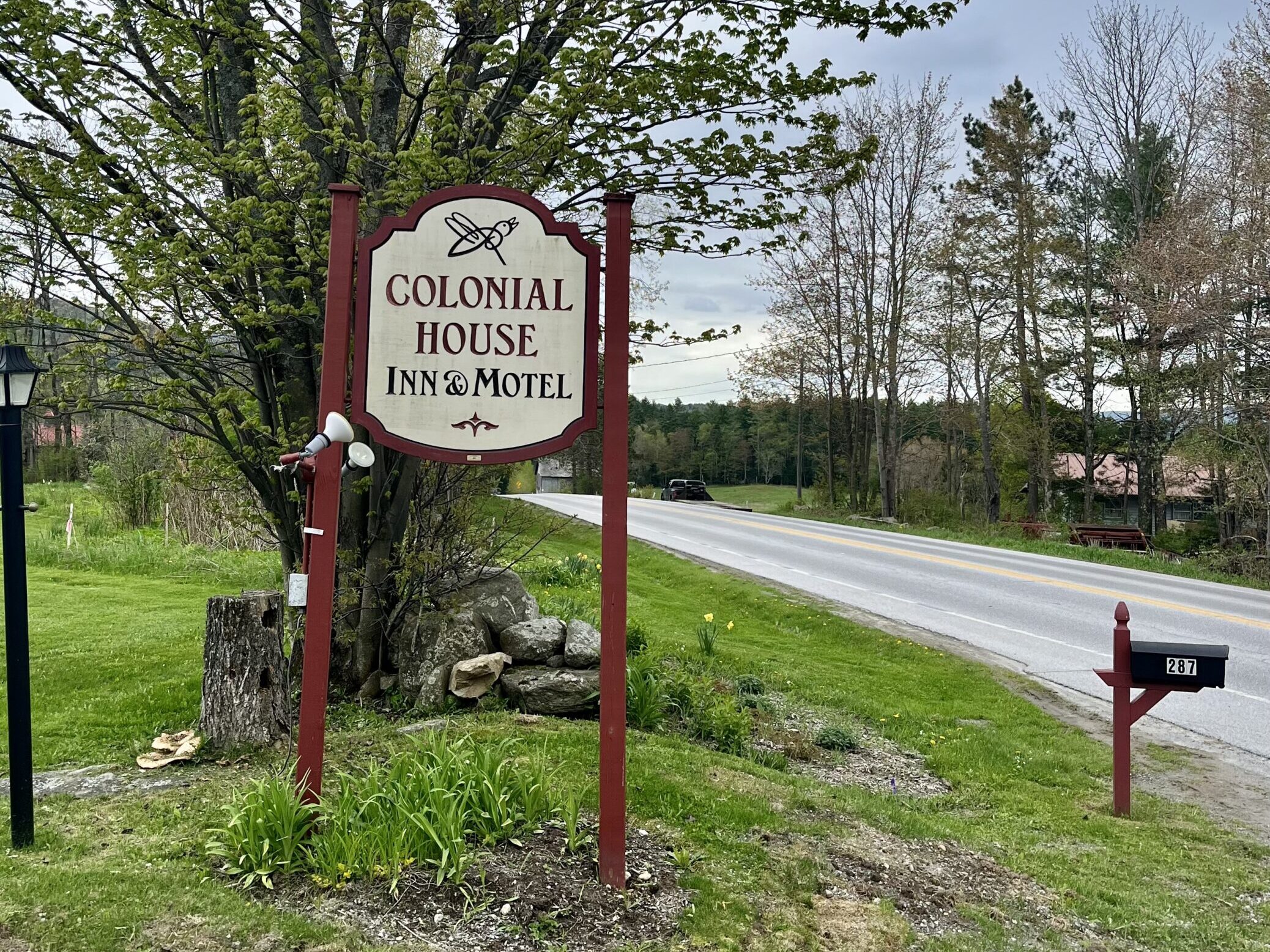 New owners continue tradition at Colonial House Inn - The Vermont ...