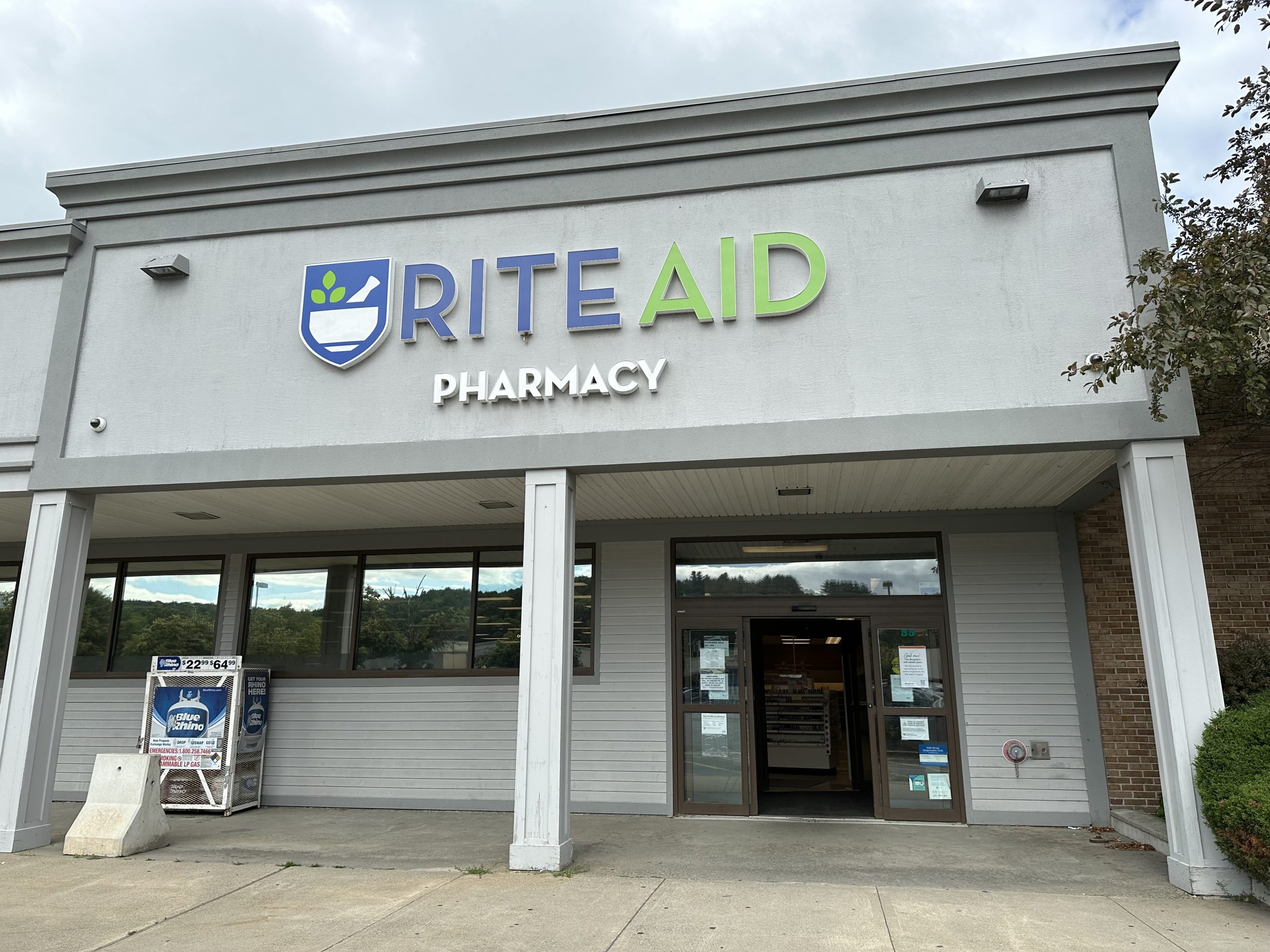 Springfield welcomes Kinney Drugs to the Plaza - The Vermont Journal ...